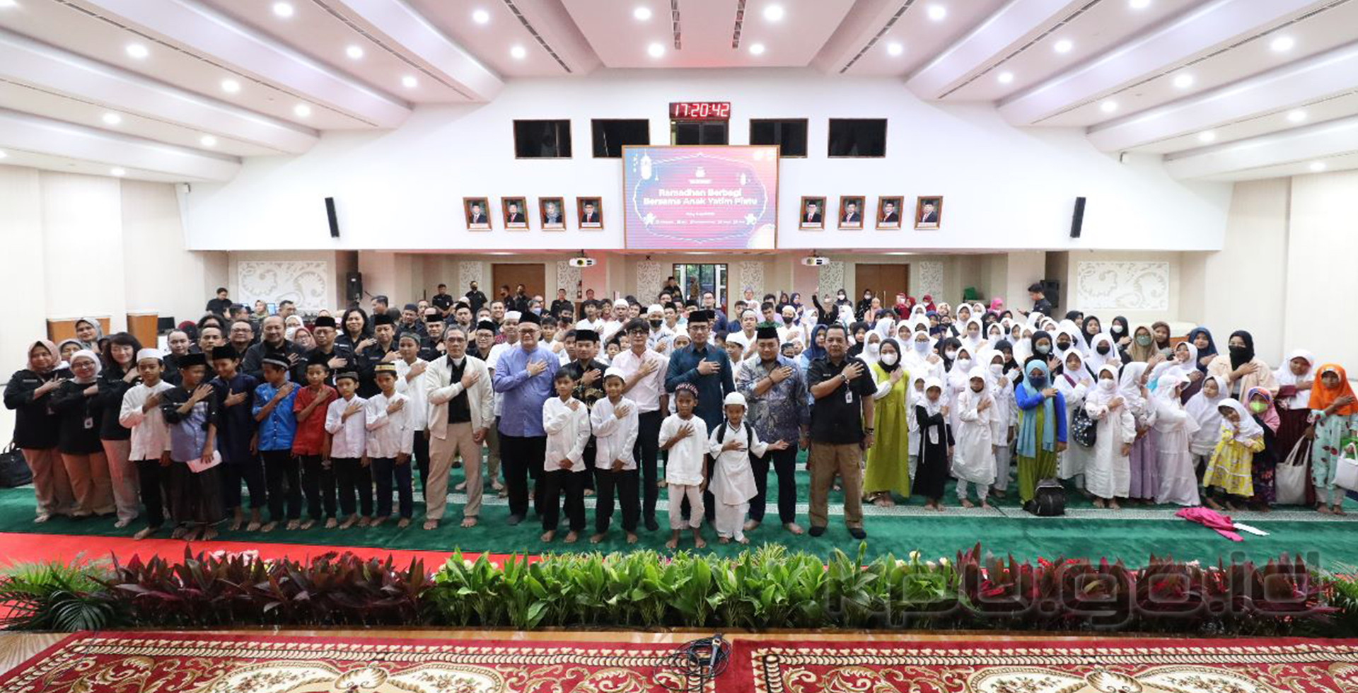 Berbagi dengan Anak Yatim Piatu, Tradisi Rutin KPU - KPU